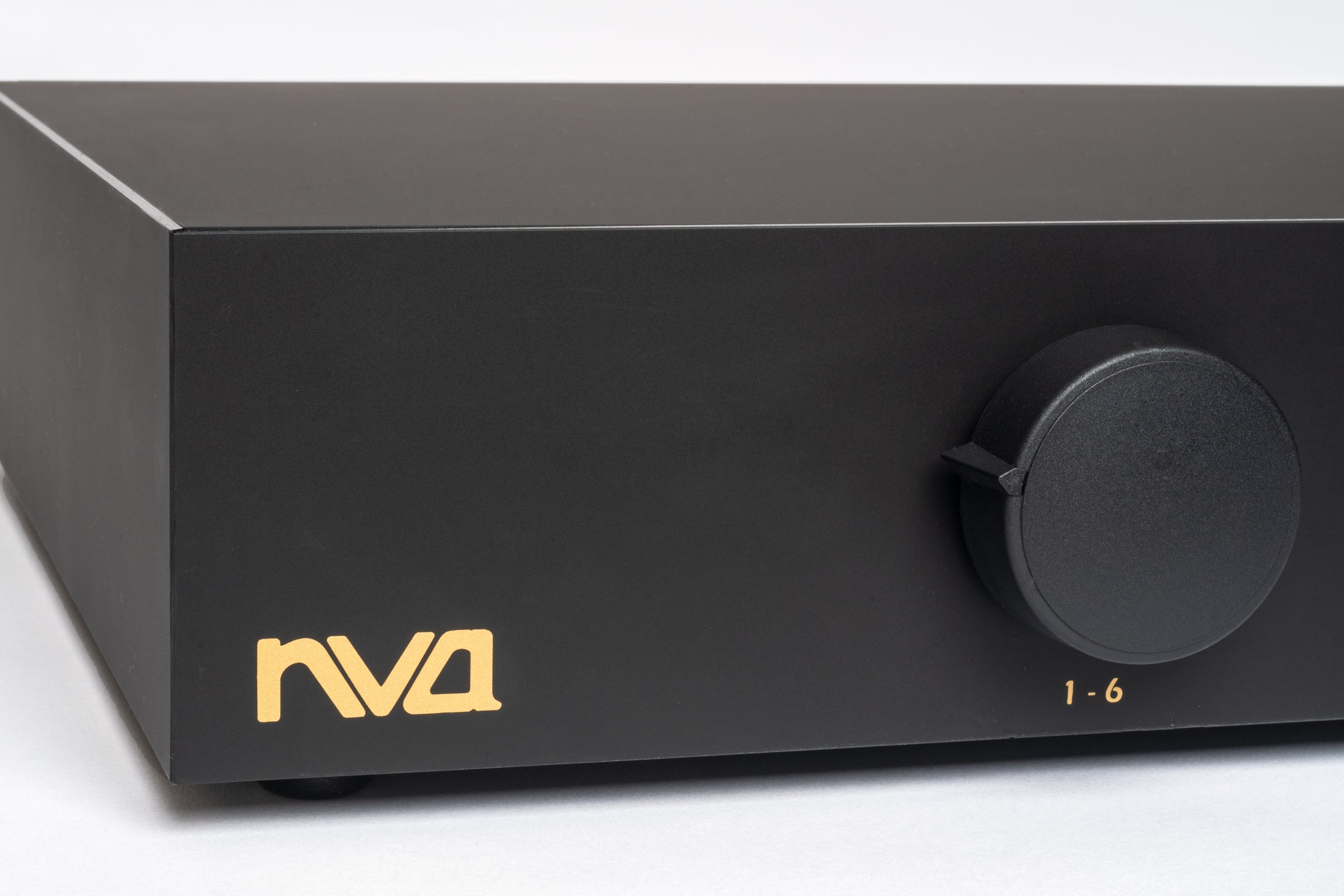 NVA INT400 INTEGRATED AMPLIFIER IN SATIN-MATT CASE – nva-hifi